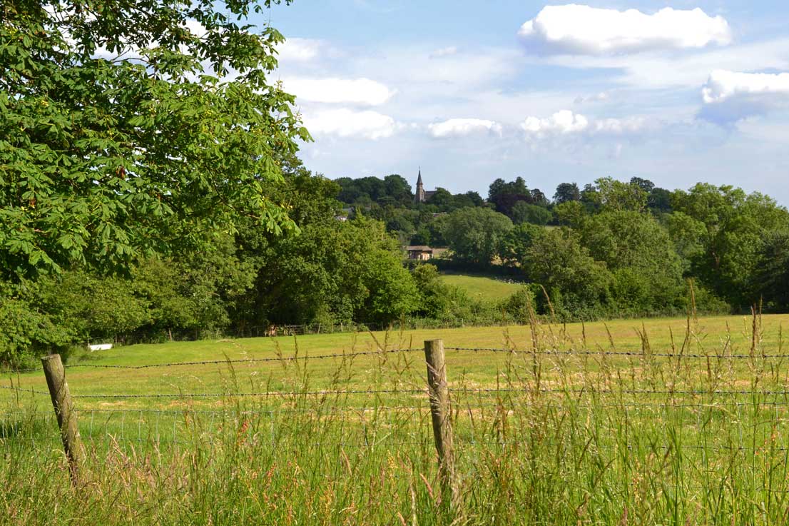 Ide Hill’s Cock Inn open again. Hooray! – Kent walks near London