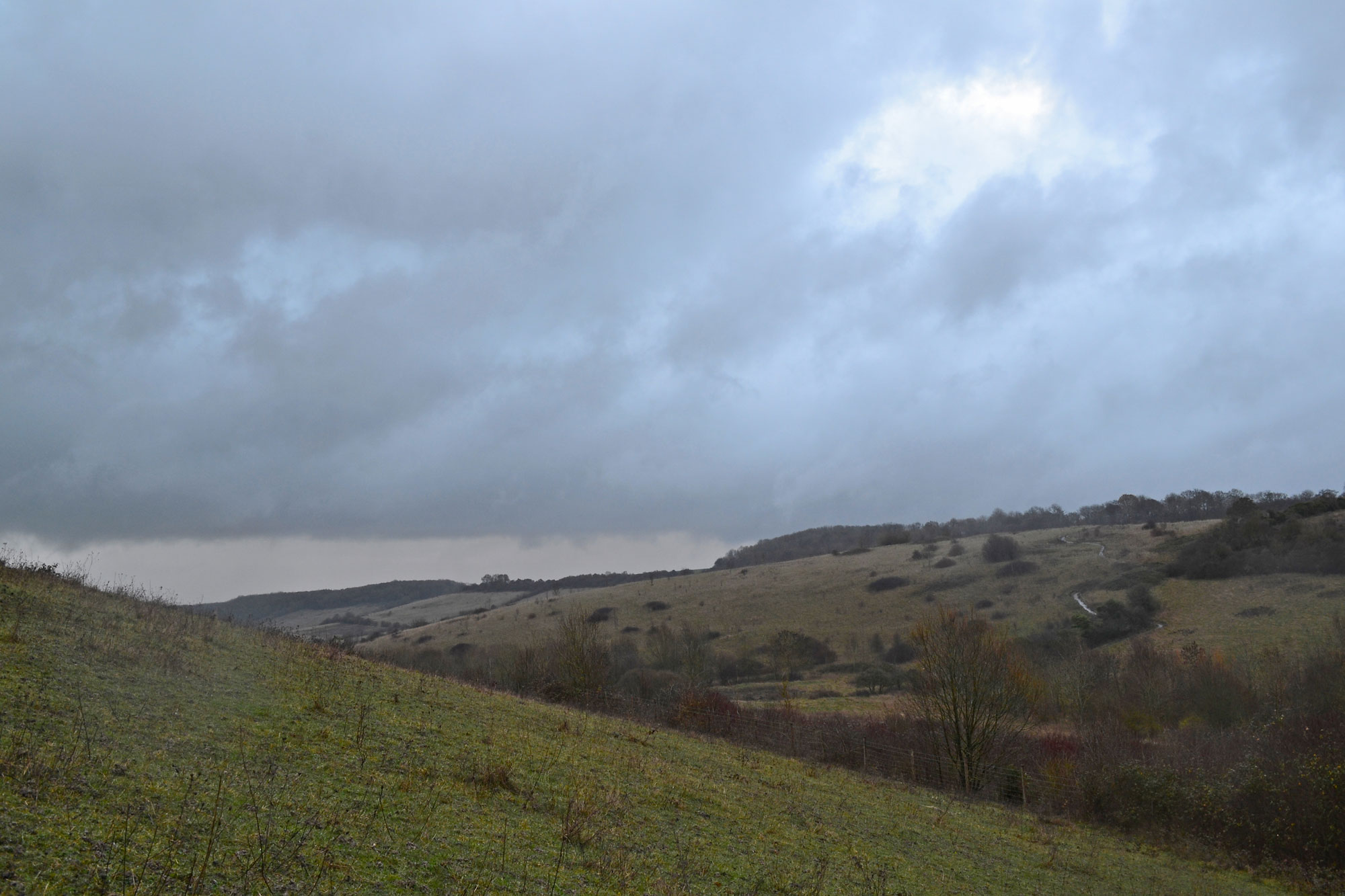 web-2000-magpie-bottom-valley-rainy-day-DSC_0448 – Kent walks near London
